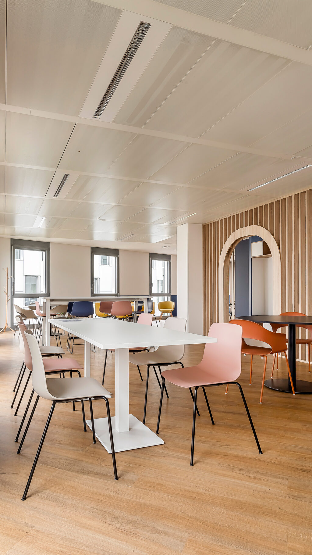 Bien choisir l'aménagement de sa cafétéria d'entreprise - Office Concept